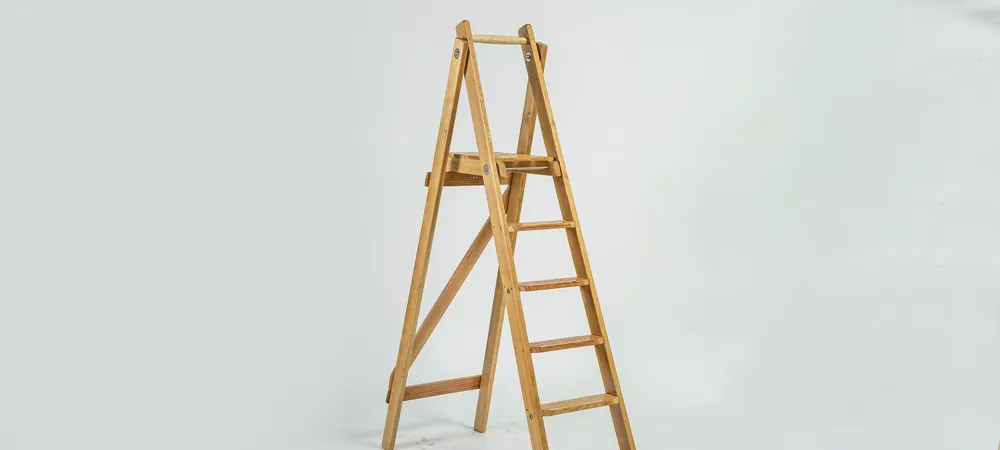 Platform Ladders vs Step Ladders: What’s the Difference?