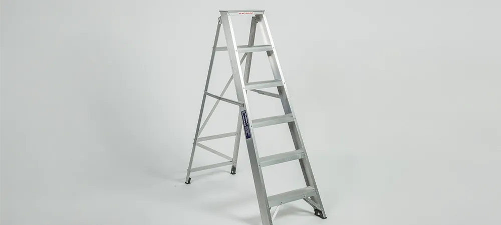 Platform Ladders vs Step Ladders: What’s the Difference?